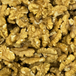 Hand Cracked 80% Extra Light Walnut Halves 1kg | Nuts | Grape Tree